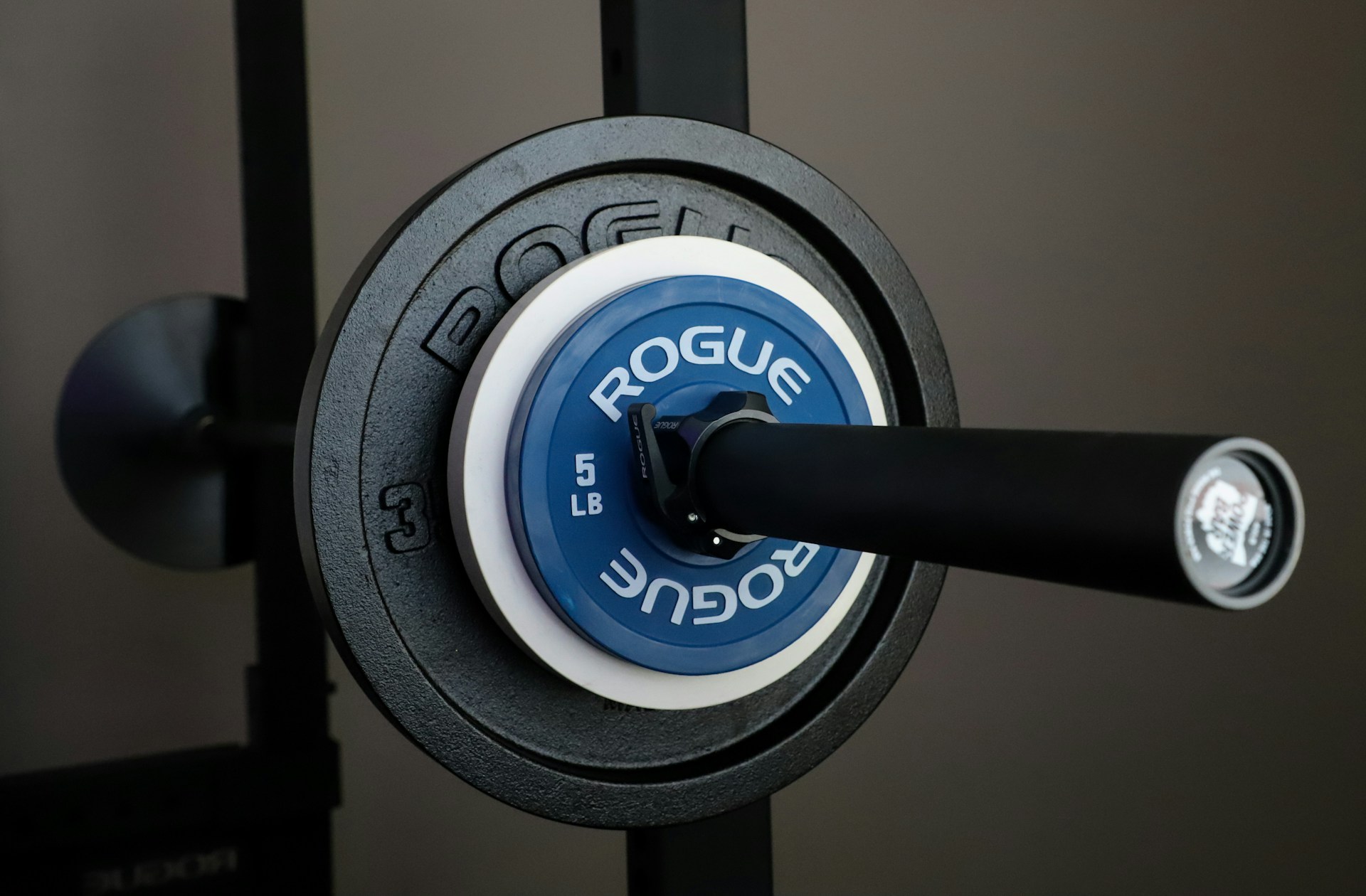 Beginner’s Guide To Choosing The Right Weightlifting Gear